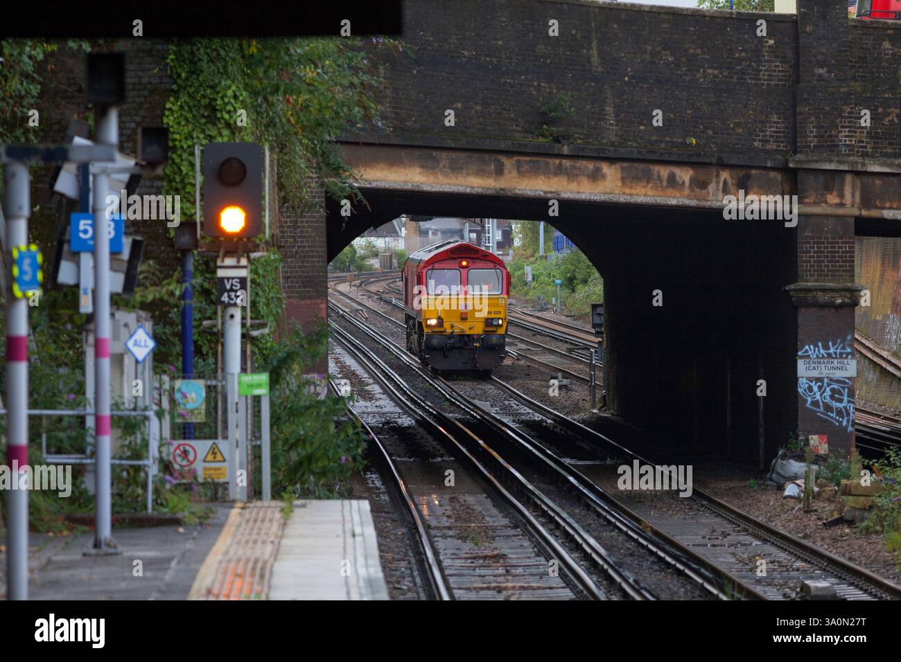 DB Cargo Rail (UK) class 66 diesel locomotive running light engine with ...