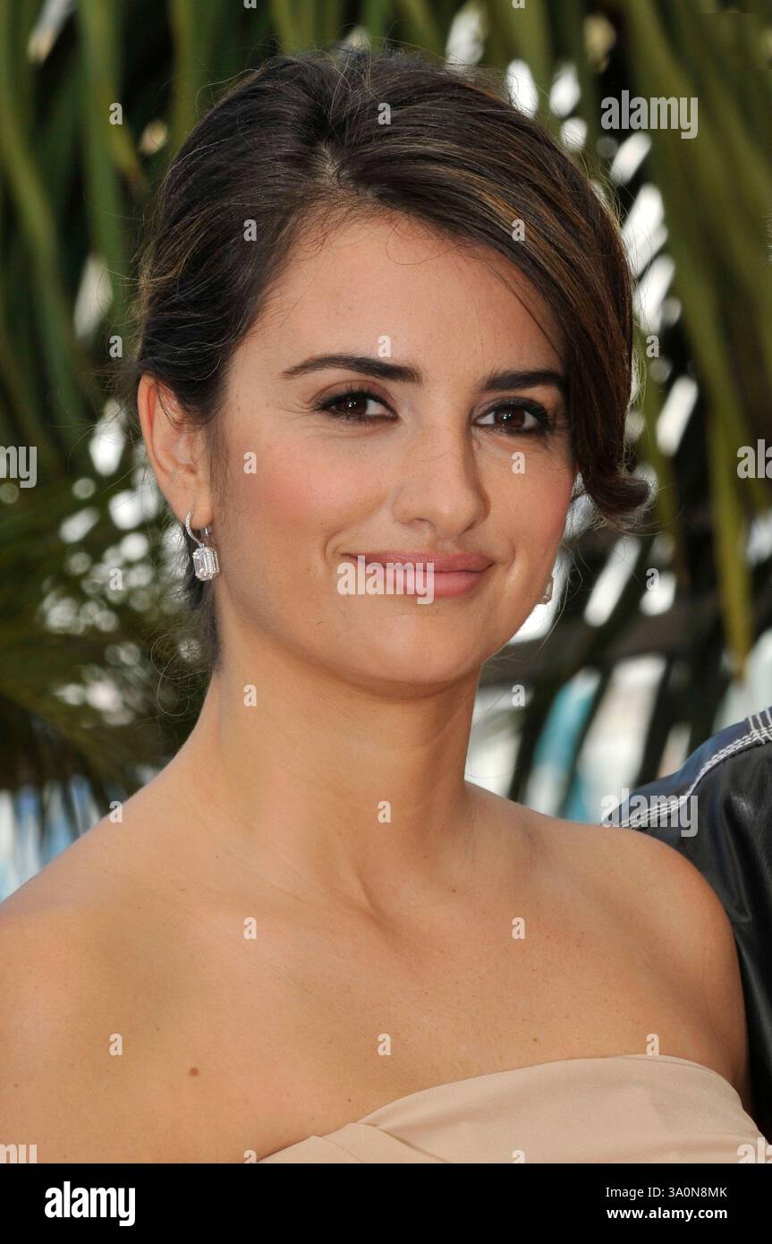 PENELOPE CRUZ.'Broken Embraces' photocall.62nd International Cannes ...