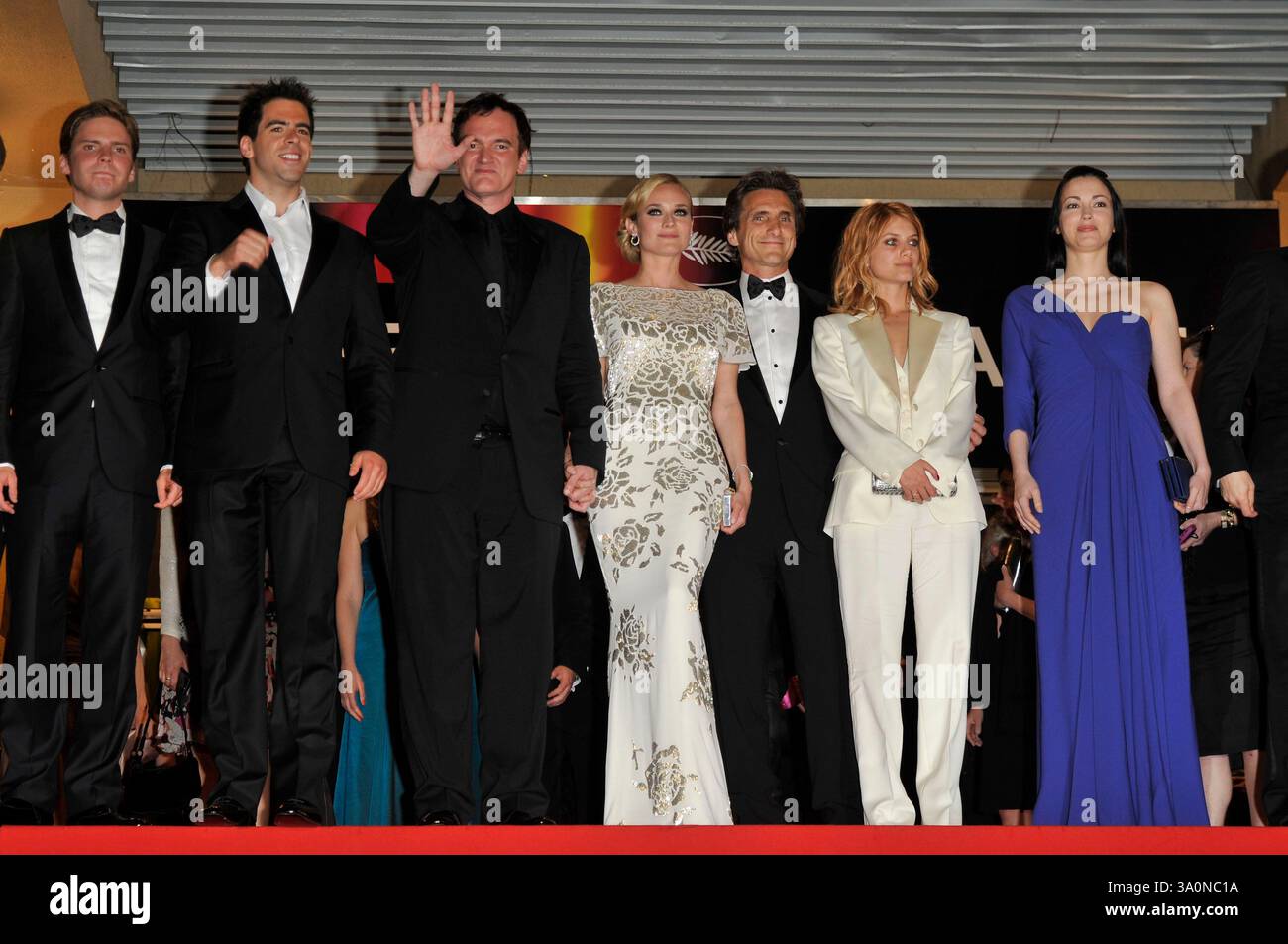 QUENTIN TARANTINO, DIANE KRUGER, LARWRENCE BENDER, MELANIE LAURENT ...