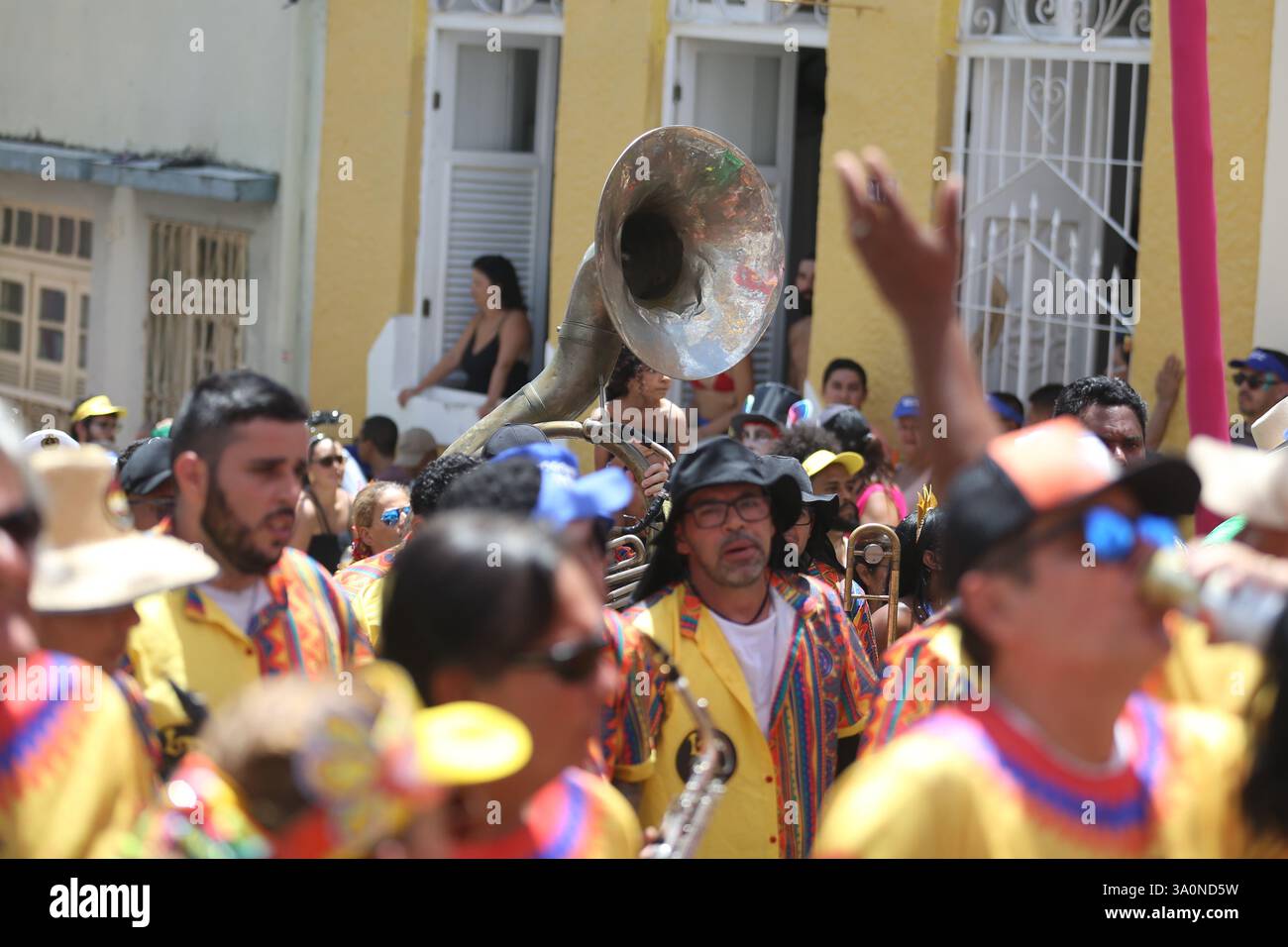 PE - OLINDA - 03/04/2025 - OLINDA CARNIVAL 2025 - Movement of revelers ...