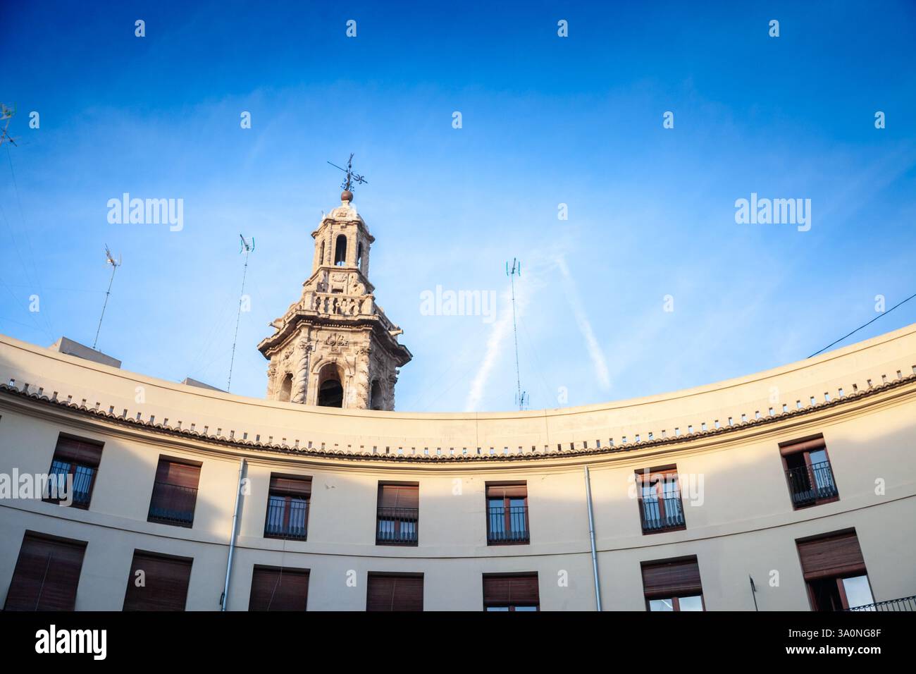 The curved facade of Plaza Redonda, also called Placa Redona, encloses ...