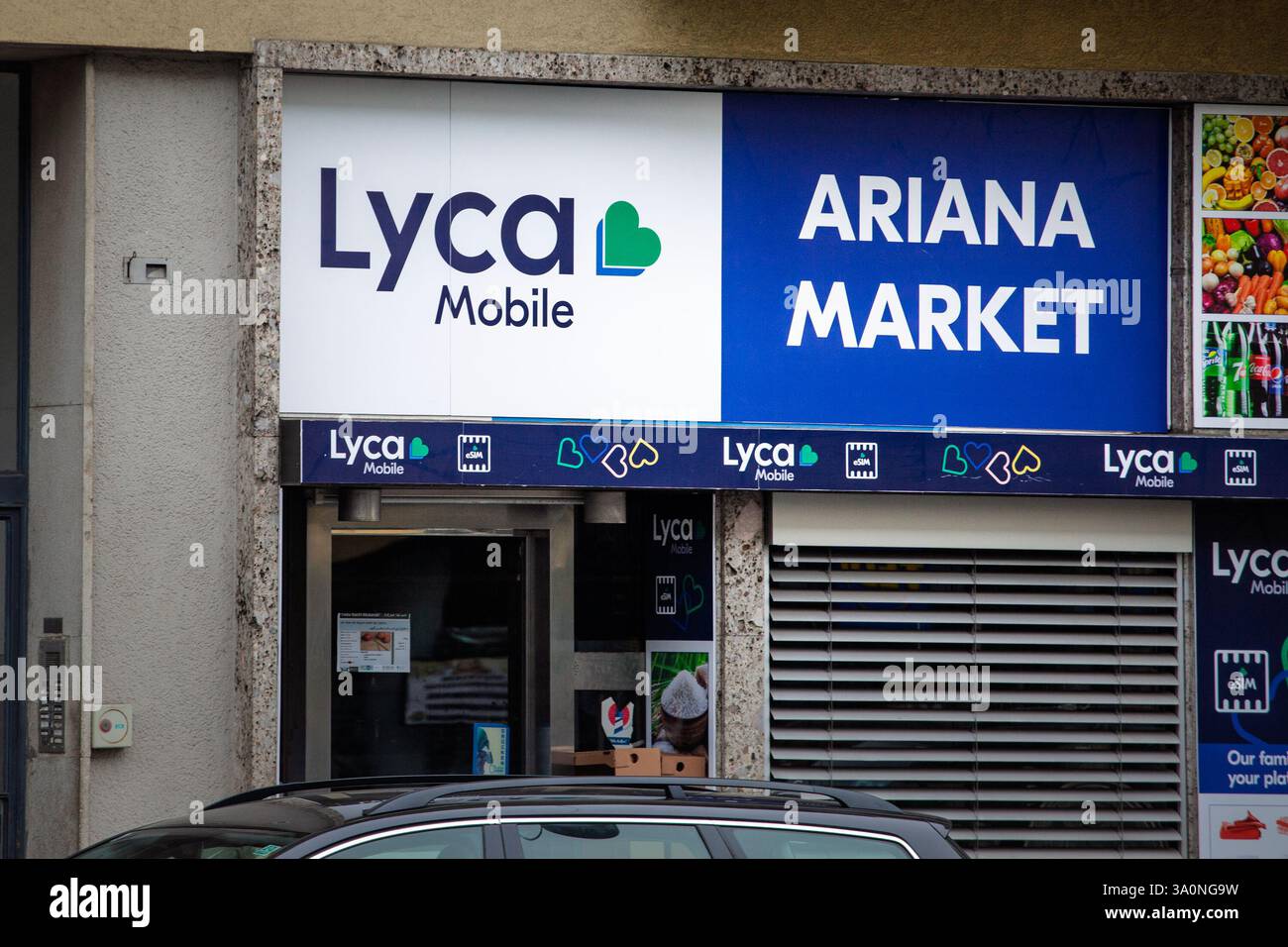 Lyca group logo hi-res stock photography and images - Alamy