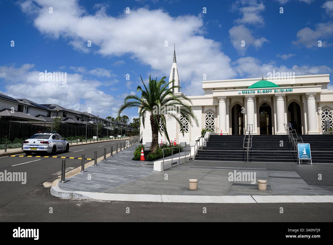 NSW Police are seen patrolling The Australian Islamic House Masjid in ...