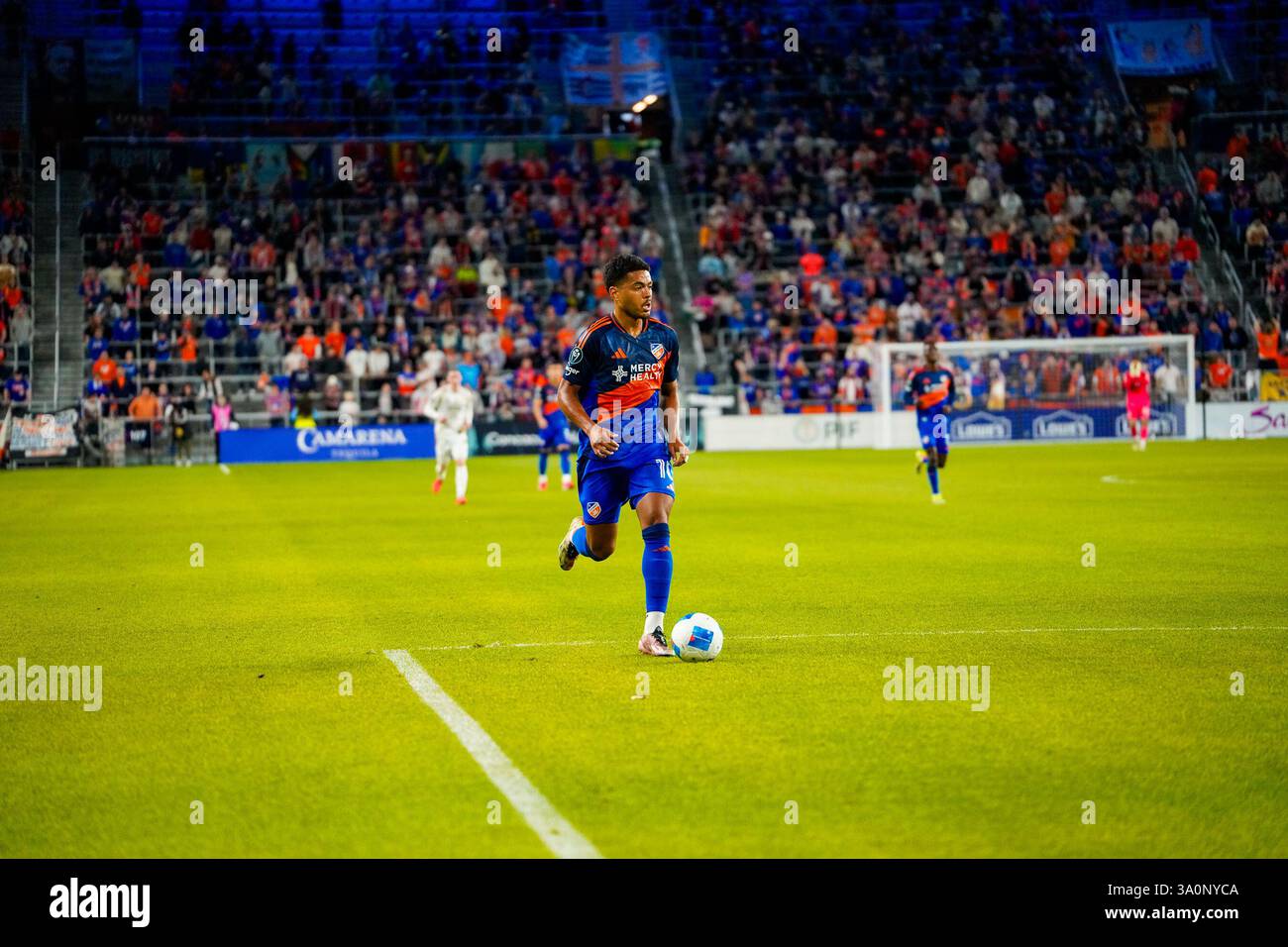 March 4, 2025, Cincinnati, Ohio, USA: Evander #10 of FC Cincinnati ...