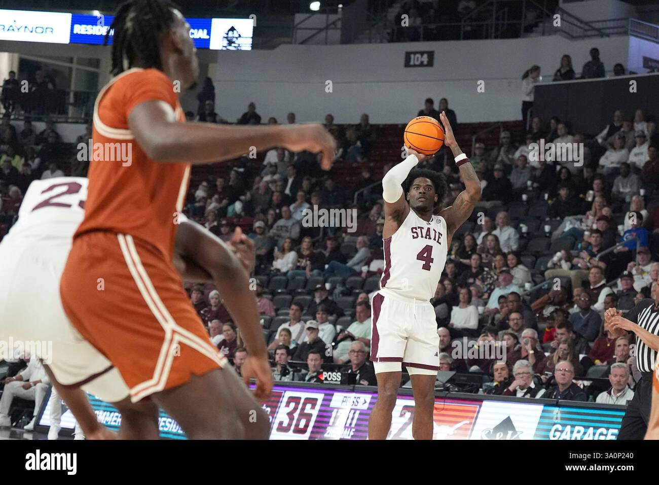 Mississippi State forward Cameron Matthews (4) shoots the ball against ...