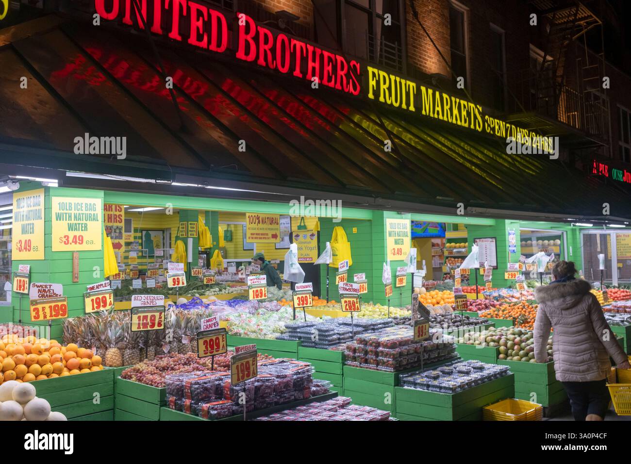 Shoppers seen at United Brothers Fruit Markets. US Commerce Secretary ...