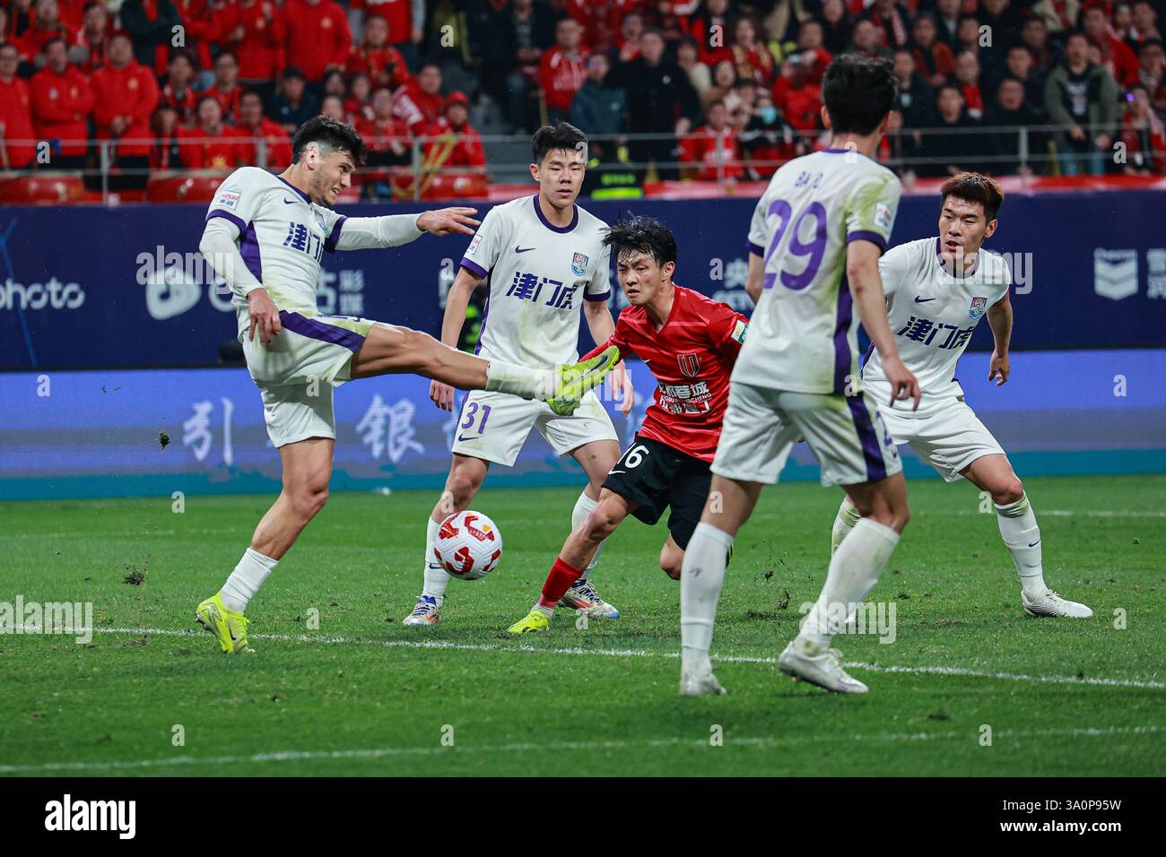 Tianjin Jinmen Tiger Football Club defeated Chengdu Rongcheng Football ...