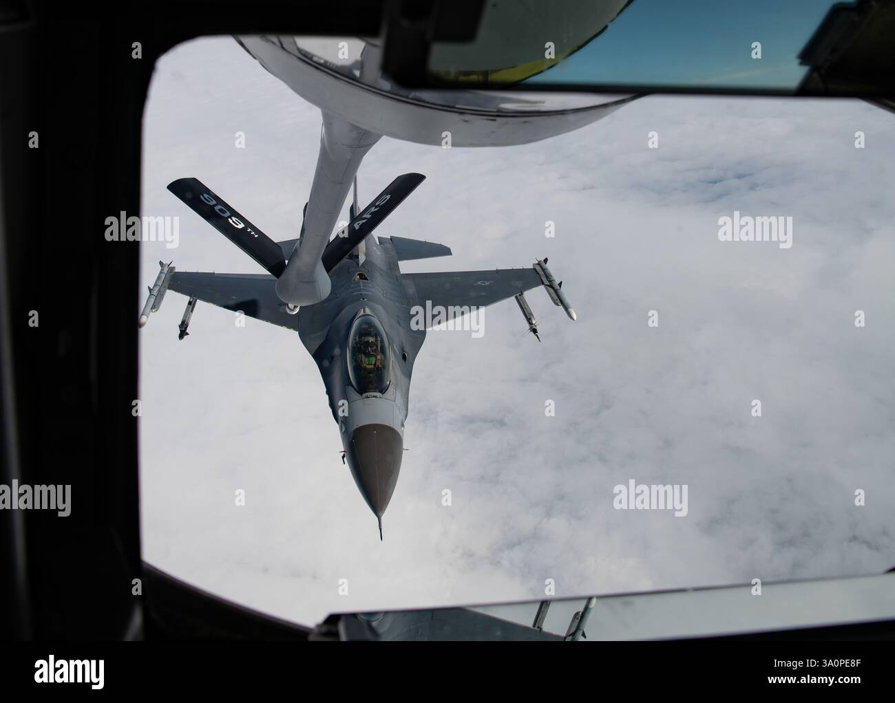 A U.S. Air Force F-16 Fighting Falcon assigned to the 36th Fighter ...