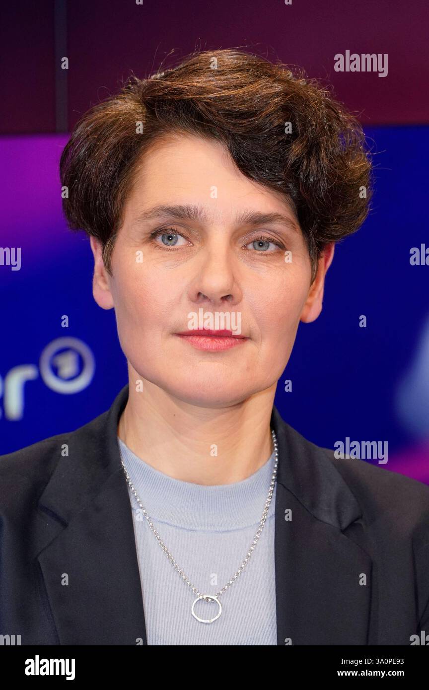 Anna Lehmann in der ARD-Talkshow maischberger im Studio Berlin ...