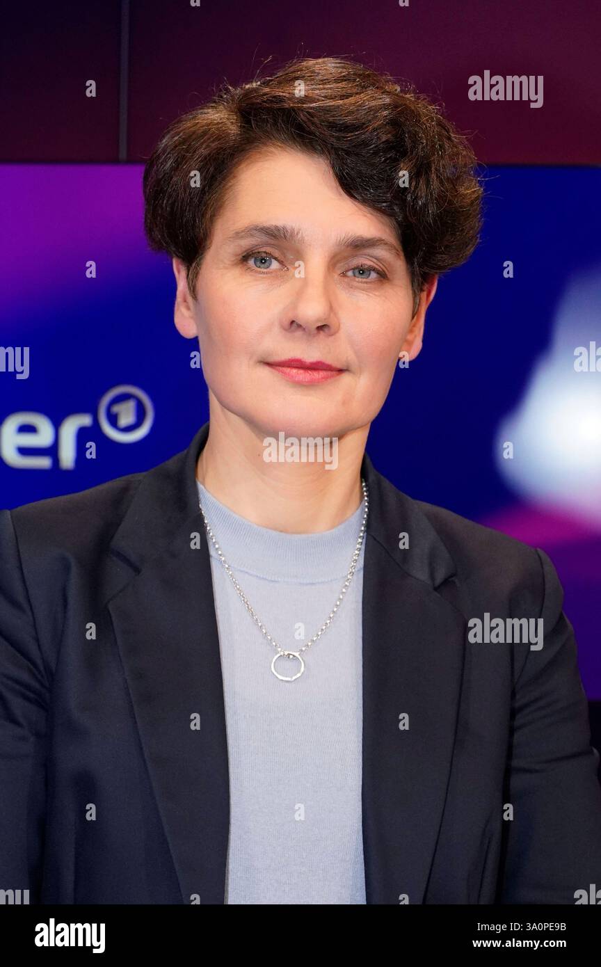 Anna Lehmann in der ARD-Talkshow maischberger im Studio Berlin ...