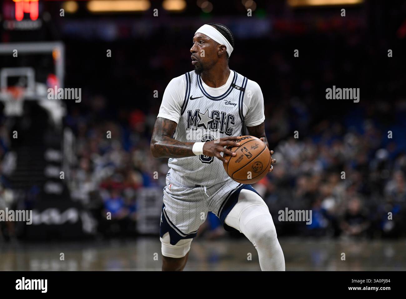 Orlando Magic guard Kentavious Caldwell-Pope (3) drives to the basket ...