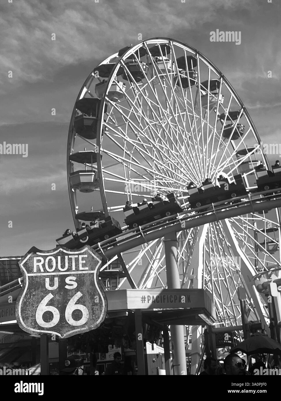 Santa monica california travel Black and White Stock Photos & Images ...