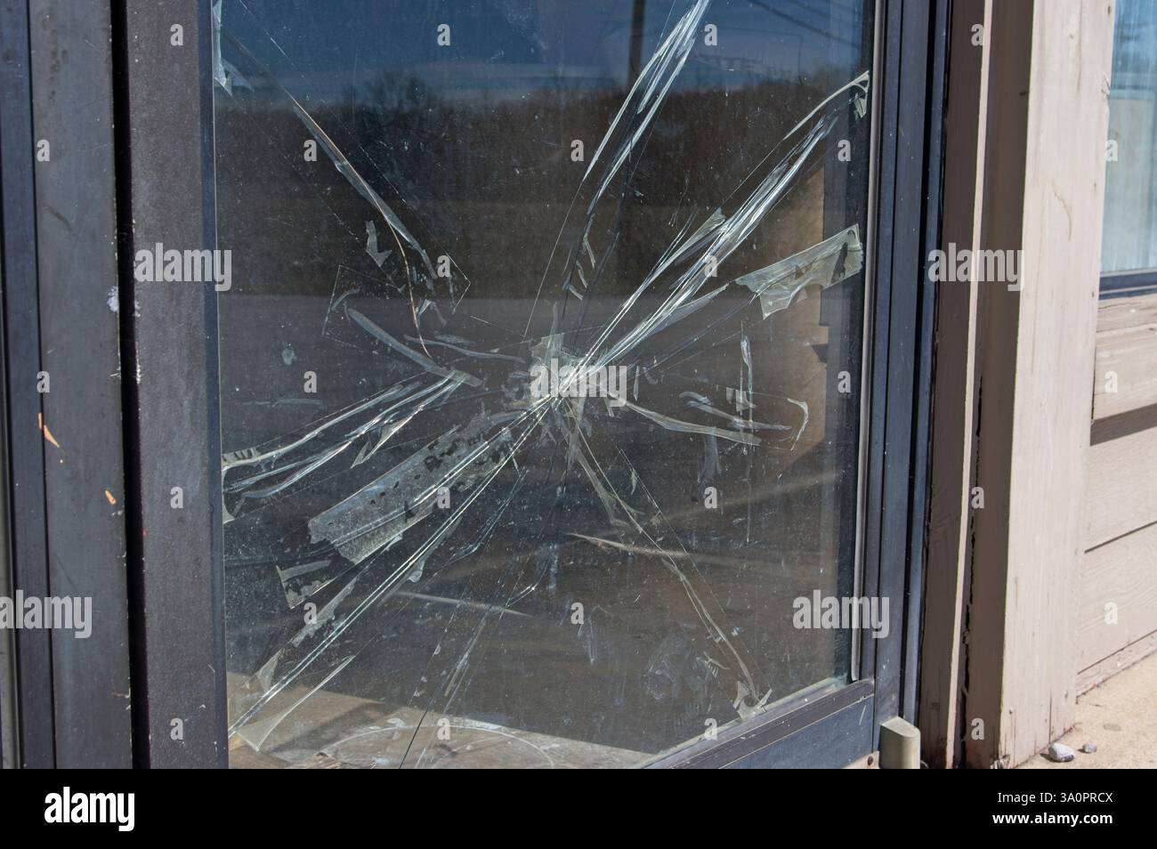 Shattered glass pane in hi-res stock photography and images - Alamy