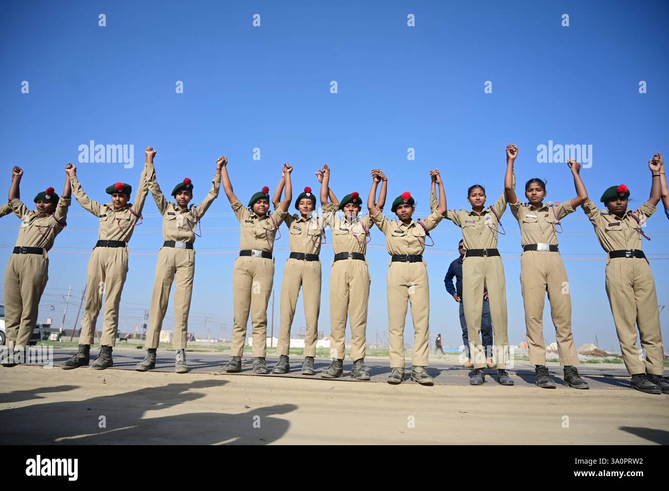 Prayagraj, Uttar Pradesh, India. 5th Mar, 2025. Prayagraj: NCC Cadets make human chain for ...