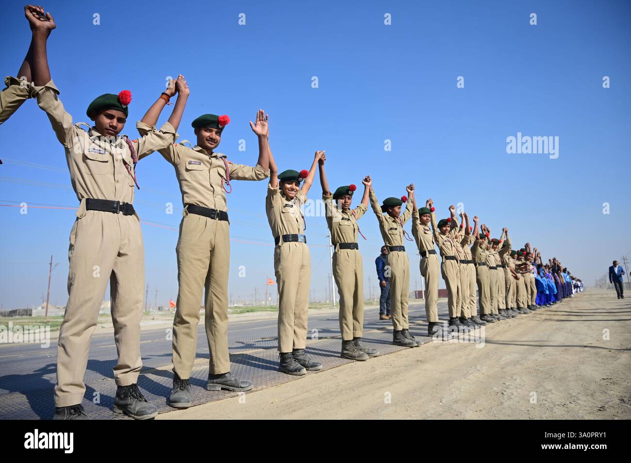 Prayagraj, Uttar Pradesh, India. 5th Mar, 2025. Prayagraj: NCC Cadets make human chain for ...
