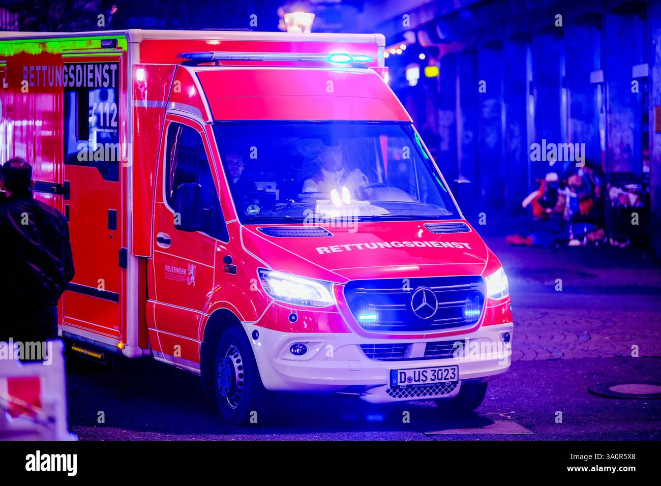 Düsseldorf 05.03.2025 Rettungswagen Rettungsdienst ...
