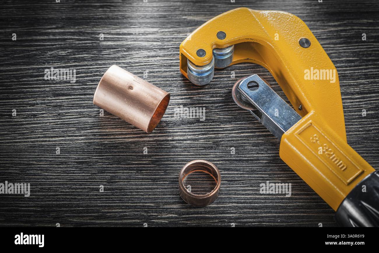 Copper tube cutter hi-res stock photography and images - Alamy