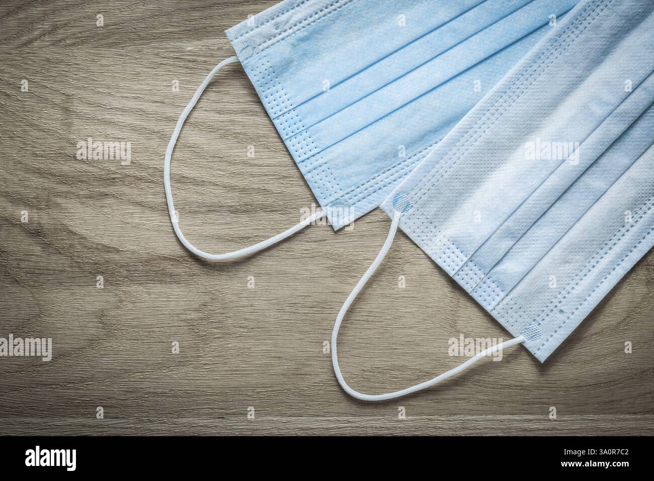 Disposable surgical face masks hi-res stock photography and images - Alamy