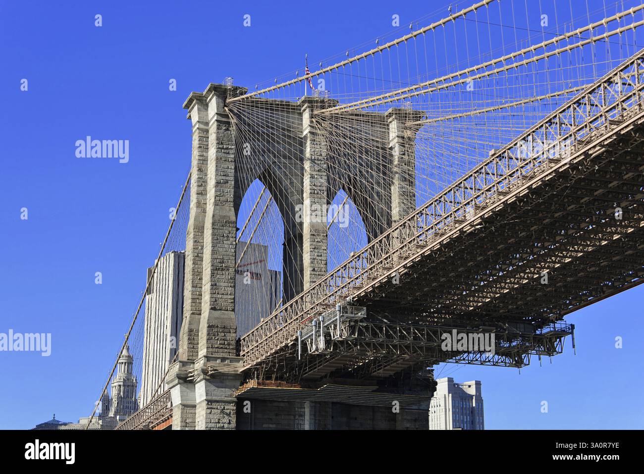 Brooklyn Bridge in Brooklyn, Manhattan, New York, detail of the upper ...