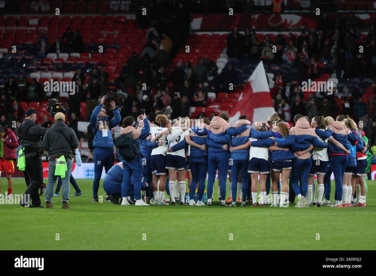 England squad huddle England Lionesses v Spain Wembley Stadium London ...