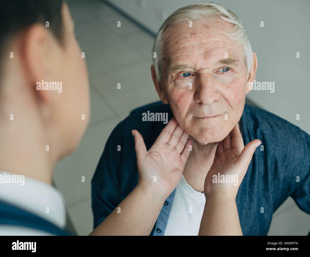 Well lit clinical setting hi-res stock photography and images - Alamy