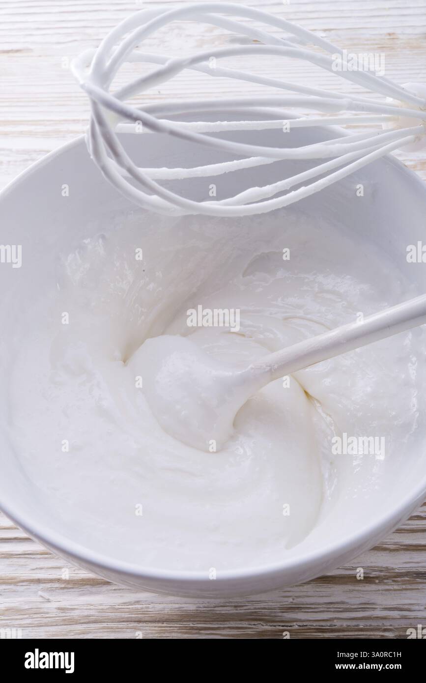 Icing tools hi-res stock photography and images - Alamy