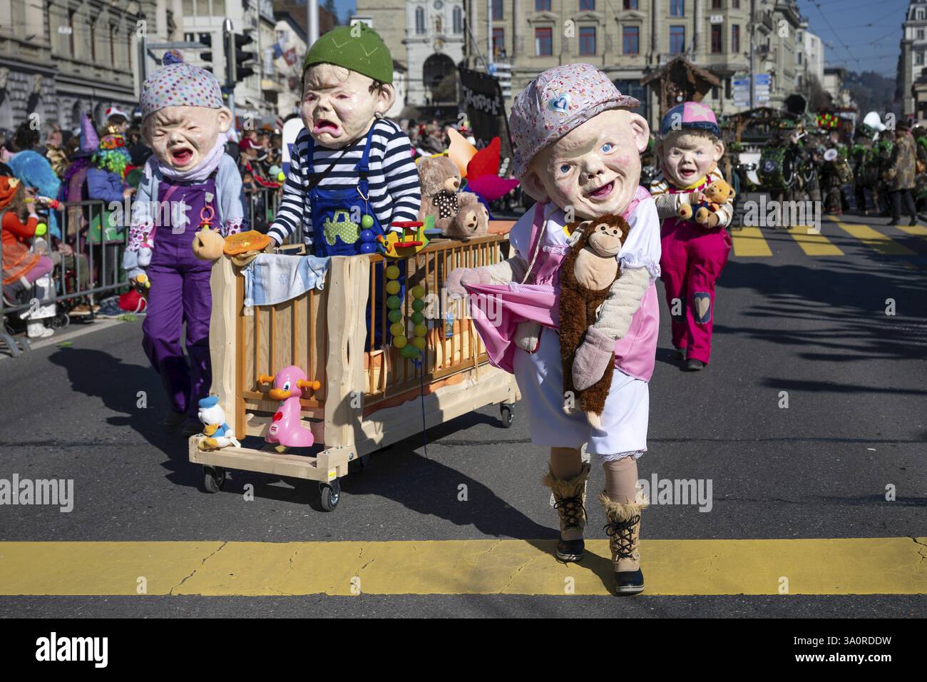 Carnival revellers toddlers Stock Photo - Alamy
