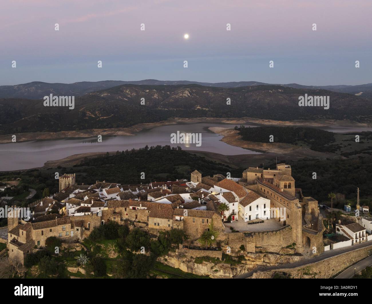 The White Village of Castillo de Castellar is located inside a Moorish ...