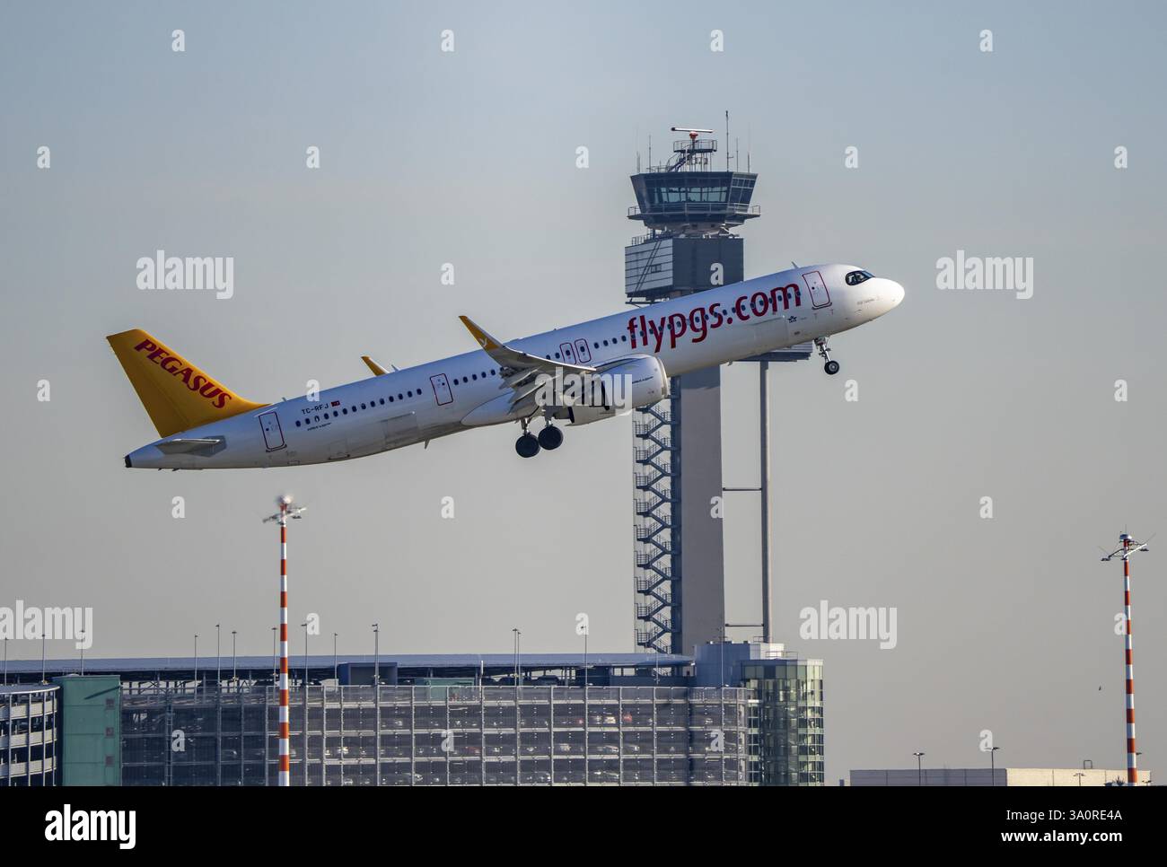 Pegasus Airlines Airbus A321, aircraft taking off on the south runway ...