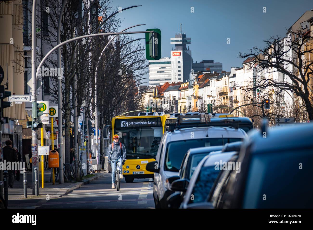 Berlin Charlottenburg Kantstraße, Verkehr, Straßenverkehr, Radfahrer ...