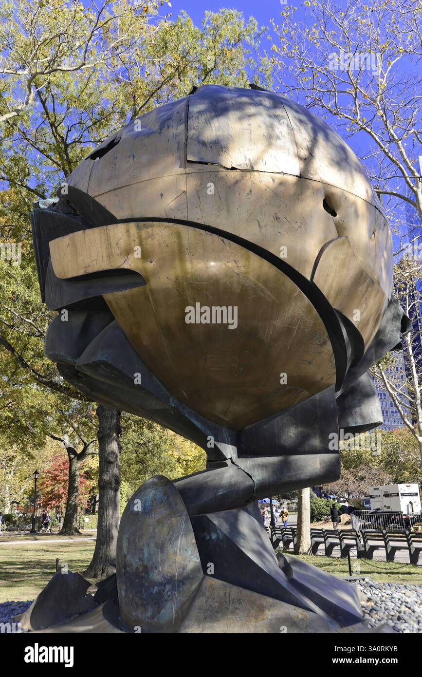 Golden sphere The Sphere by the German sculptor Fritz Koenig from the ...