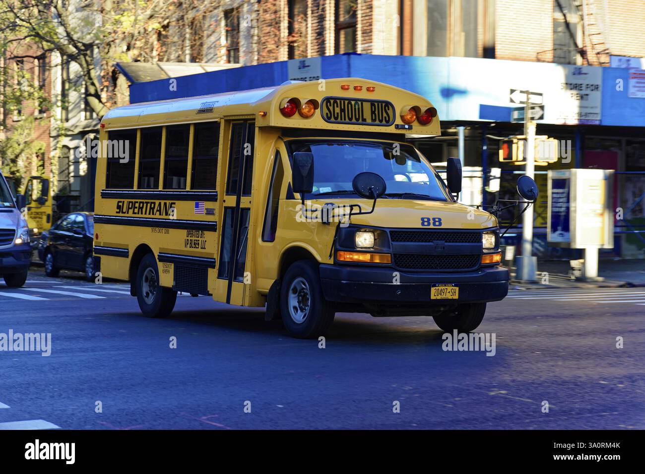 Midtown Manhattan, New York City, New York, USA, Yellow school bus ...