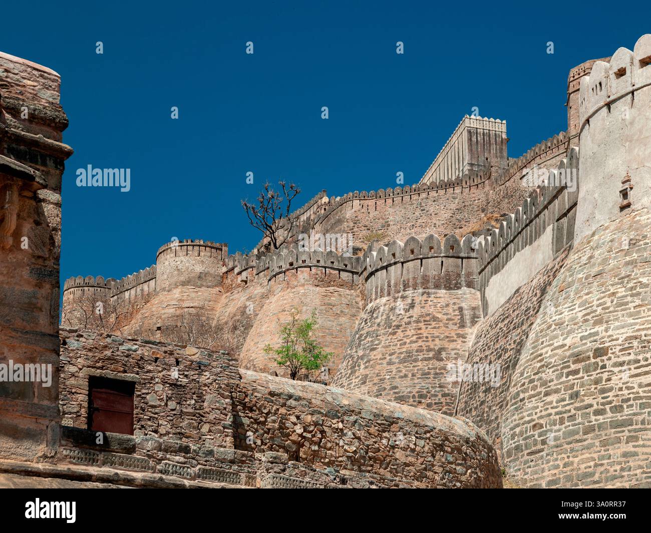 Part of walls and battlements of Kumbhalgarh Fort in the Aravalli Hills ...