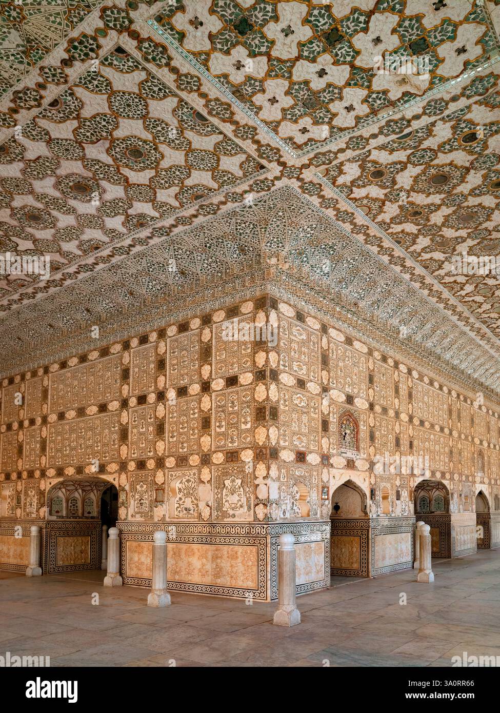Interior of the Sheesh Mahal in the grounds of the Amber Fort in Jaipur ...