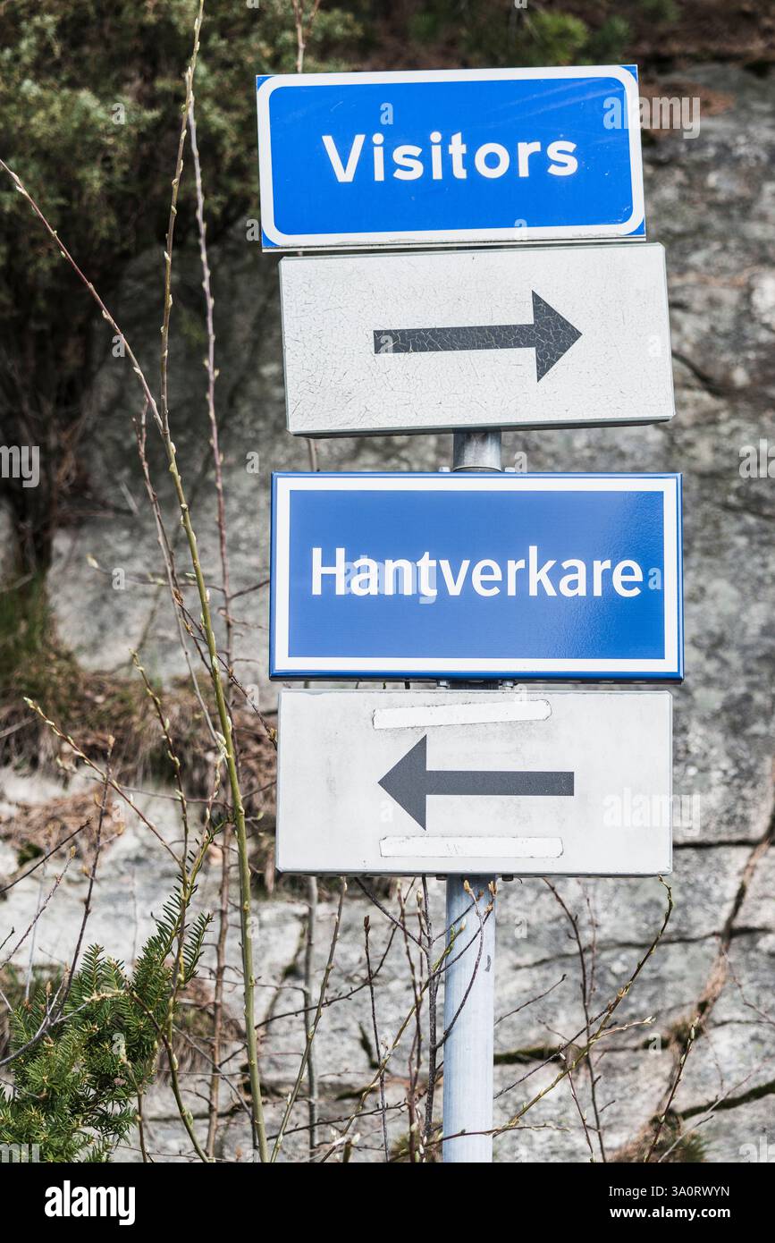 Welcome sign indicates services hi-res stock photography and images - Alamy