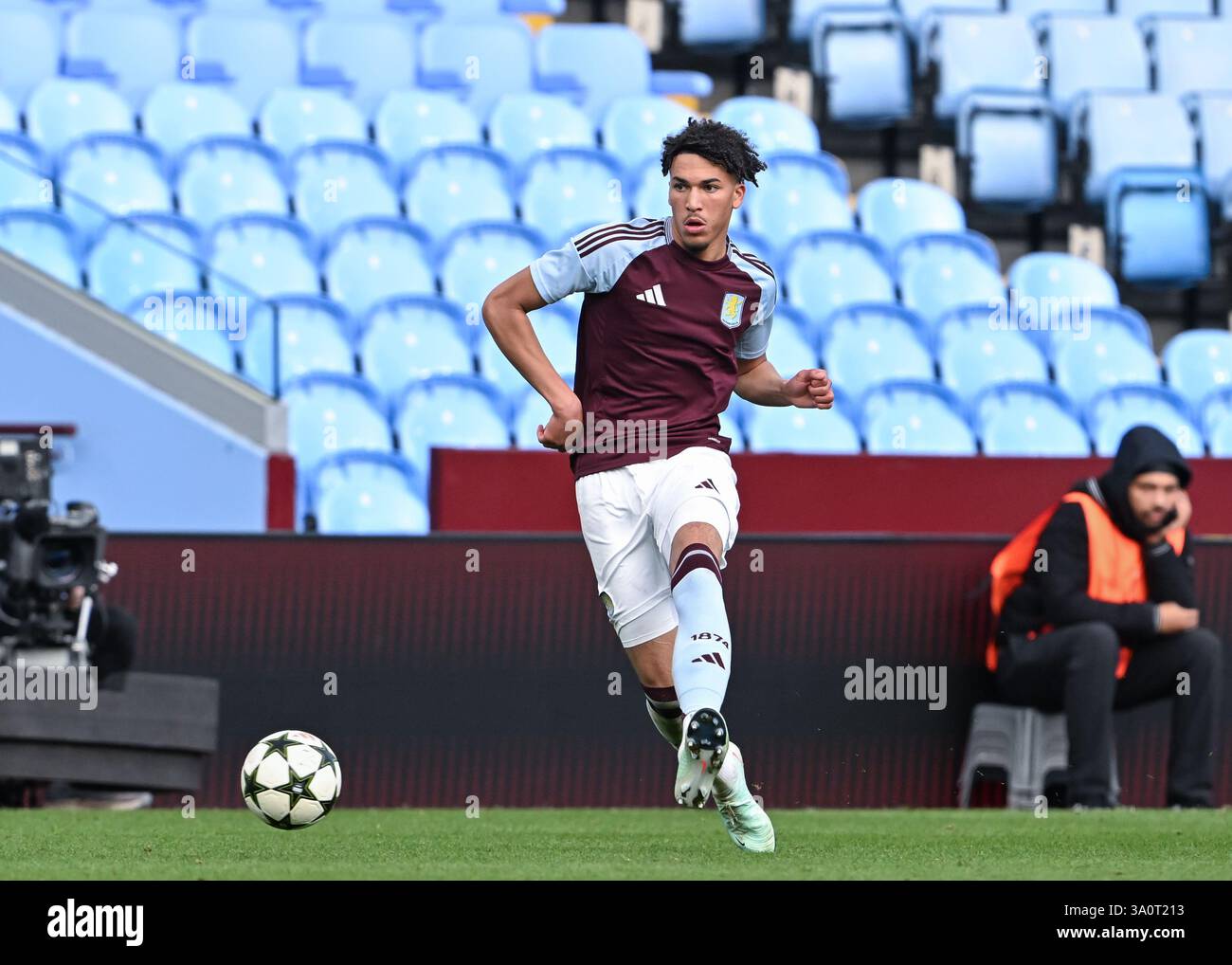 Leon routh hi-res stock photography and images - Alamy