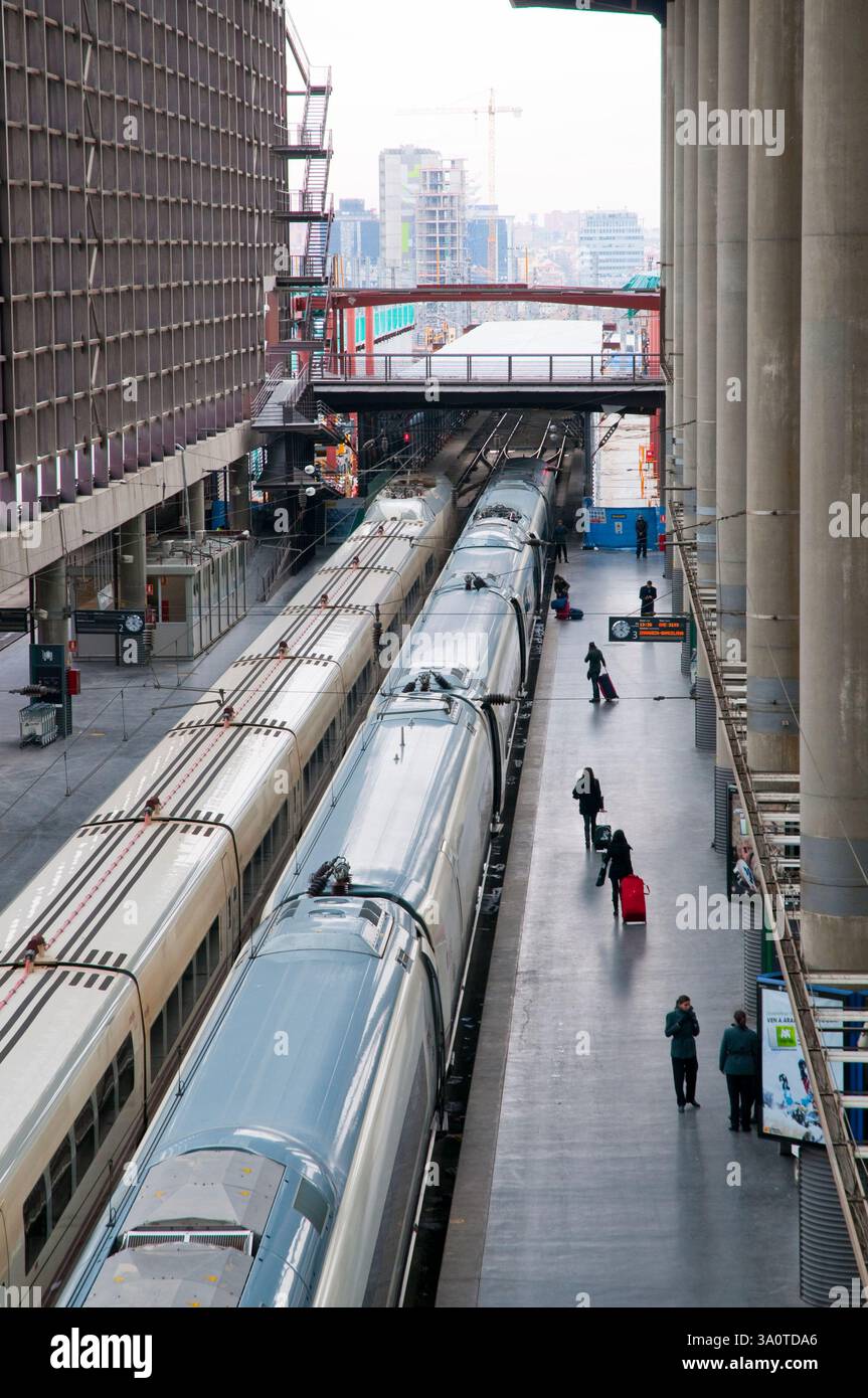AVE platform. Puerta de Atocha railway station, Madrid, Spain Stock ...