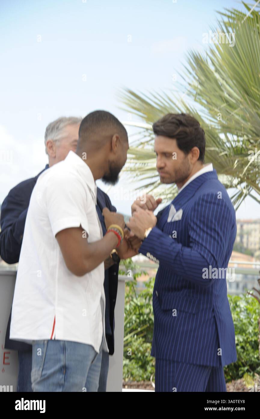 Usher Raymond IV & Robert De Niro & Edger Ramirez Photocall for HANDS ...