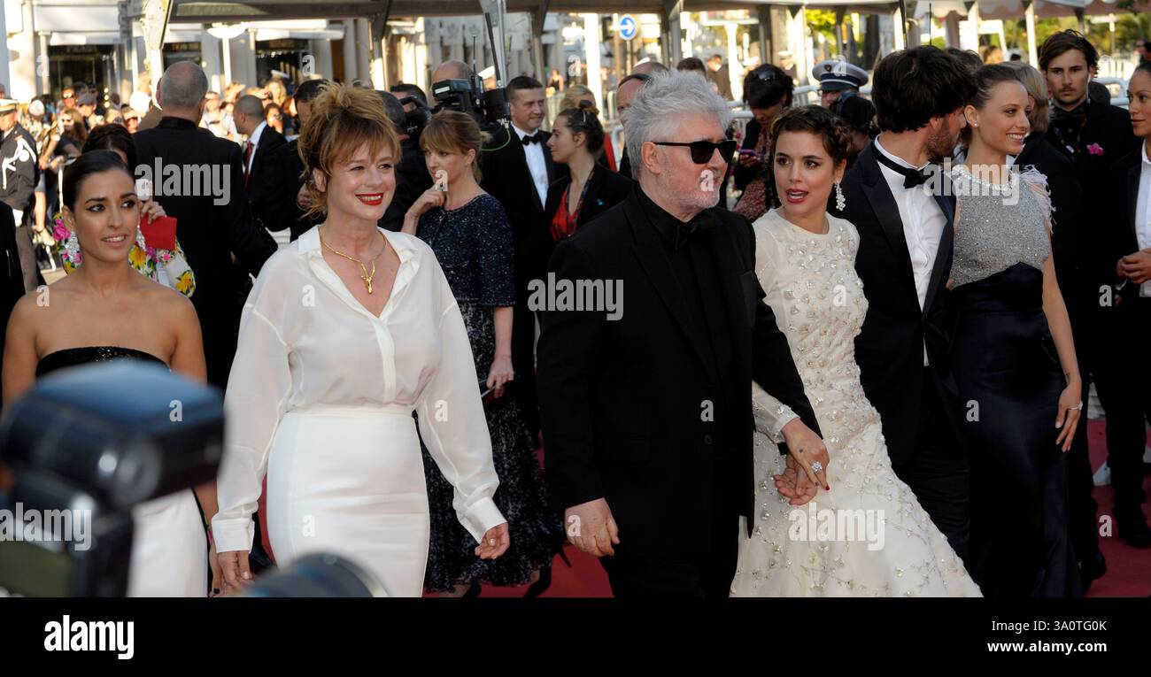 Inma Cuesta , Emma Suarez , Pedro Almodova Jennerr, Adriana Ugarte ...