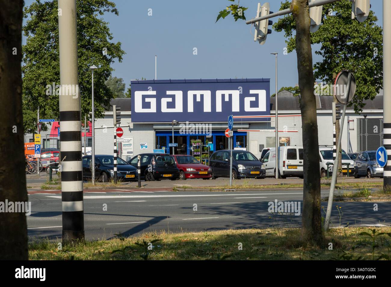 Gamma store logo hi-res stock photography and images - Alamy