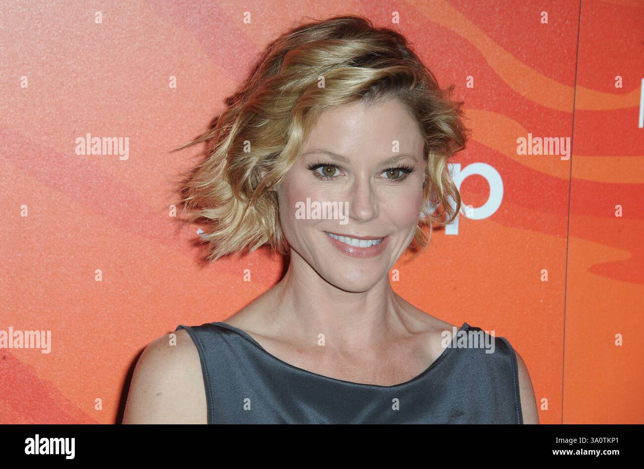 Julie Bowen arriving at Step Up's 13th Annual Inspiration Awards at The ...