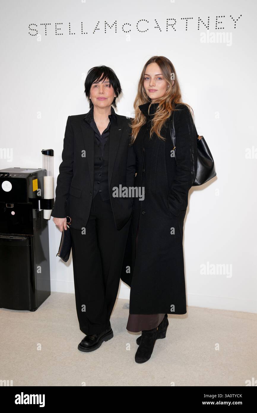 Sharleen Spiteri, left, and Misty Kyd pose for photographers at the ...