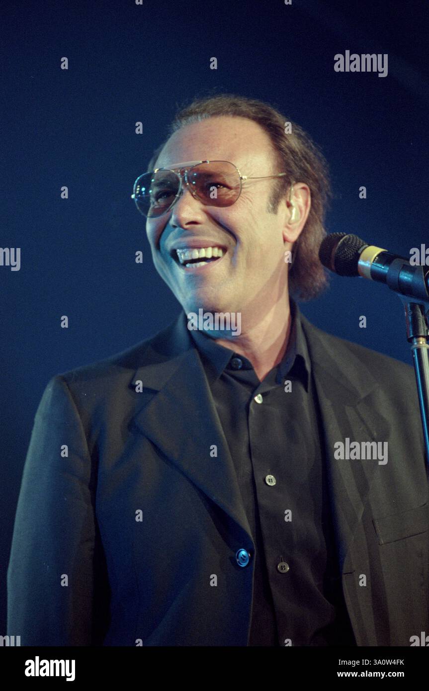 Milan Italy 16/12/1999: Antonello Venditti,Italian singer,during the ...