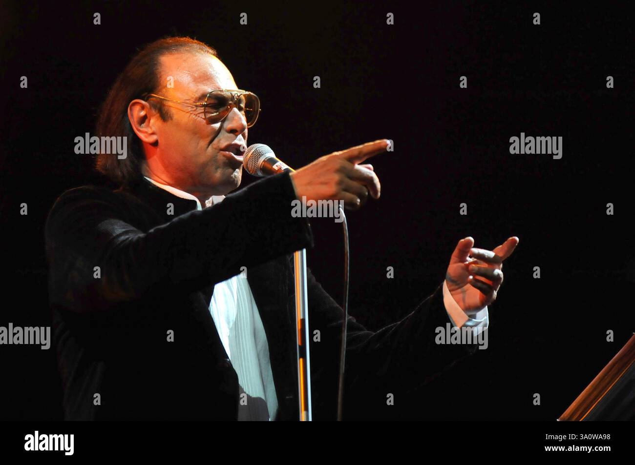 Milan Italy 27/03/2008: Antonello Venditti,Italian singer,during the ...
