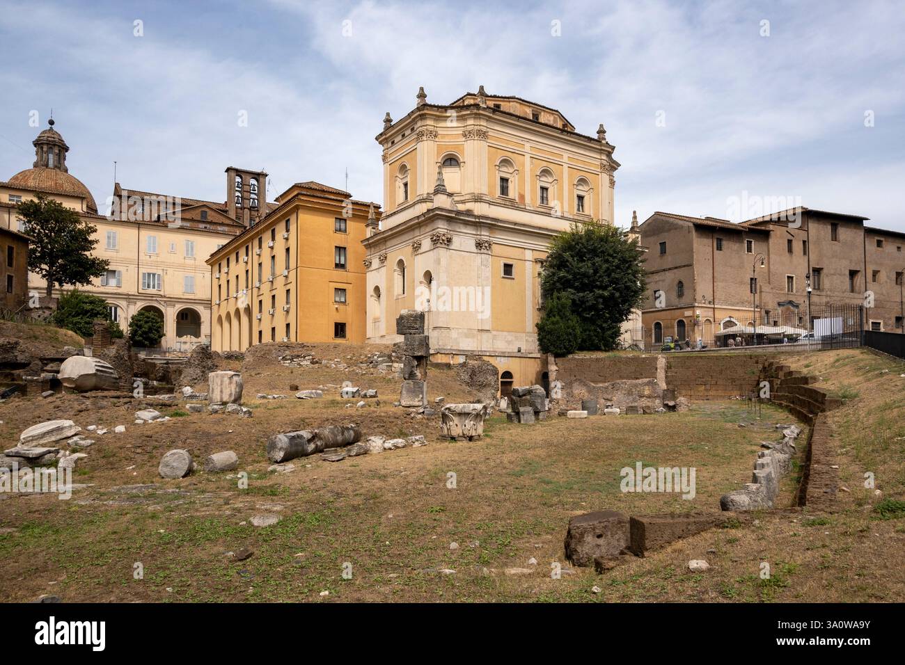 Temples of Apollo Sosiano & Bellona in Rome Stock Photo - Alamy