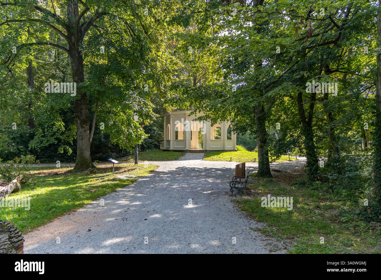 Paviljon jeka hi-res stock photography and images - Alamy