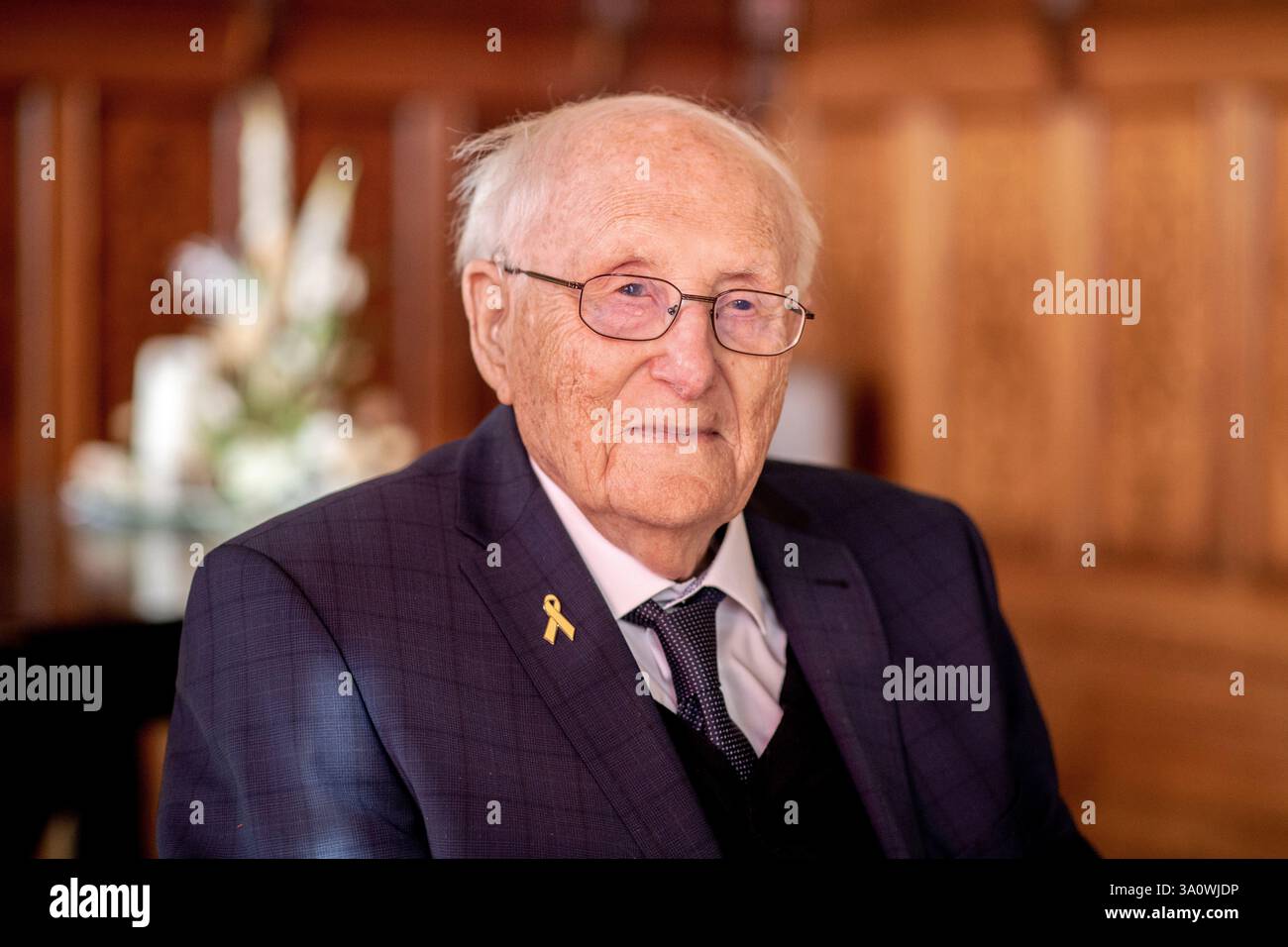 Leer, Germany. 05th Mar, 2025. Albrecht Weinberg, one of the last ...