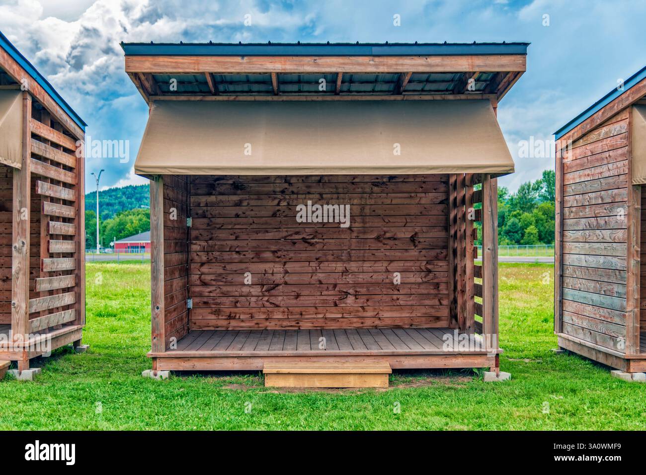 Cabin - crafts display cabin - Parc de L'Acadie Stock Photo - Alamy