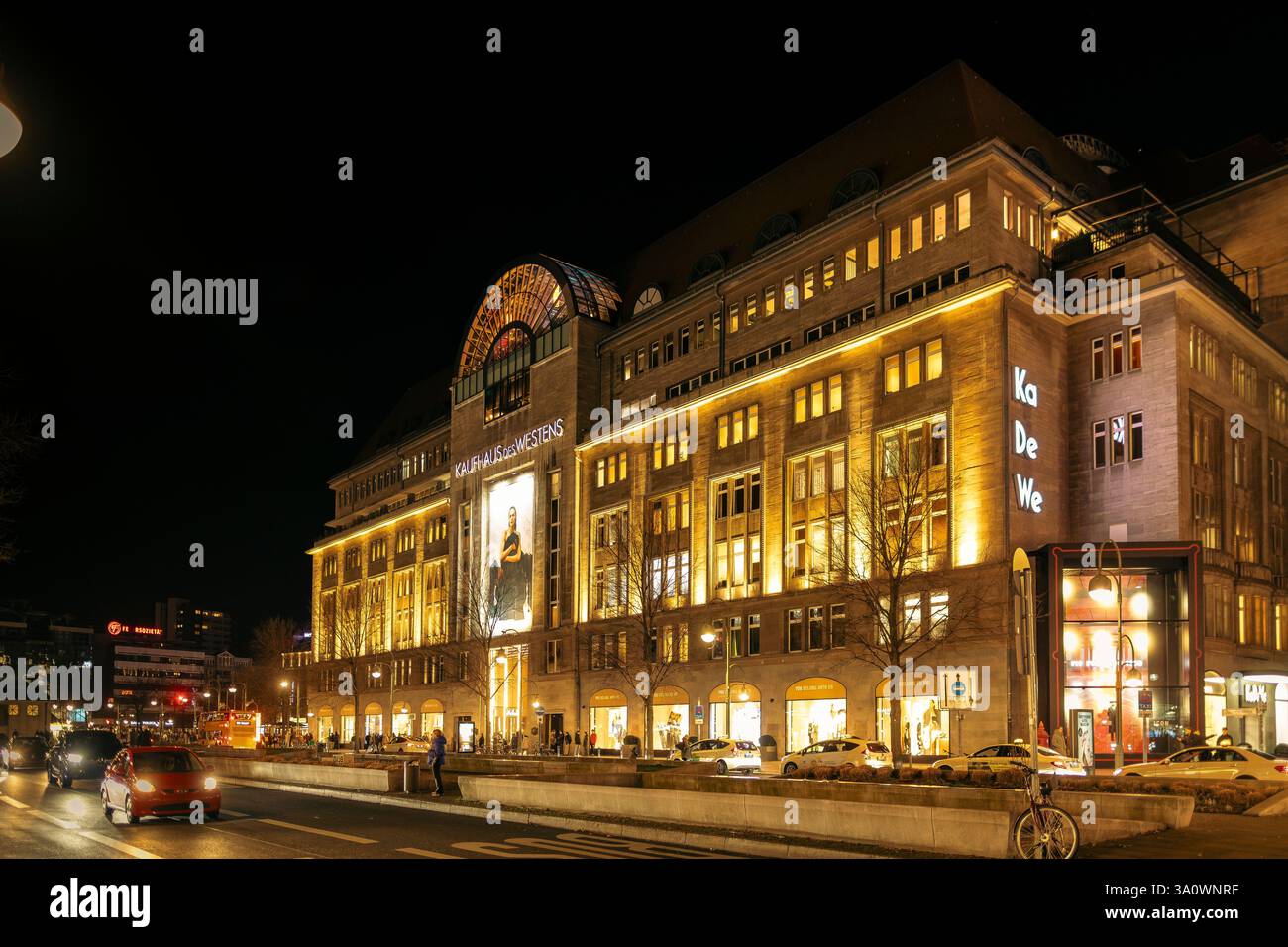 Upscale department store experience hi-res stock photography and images ...