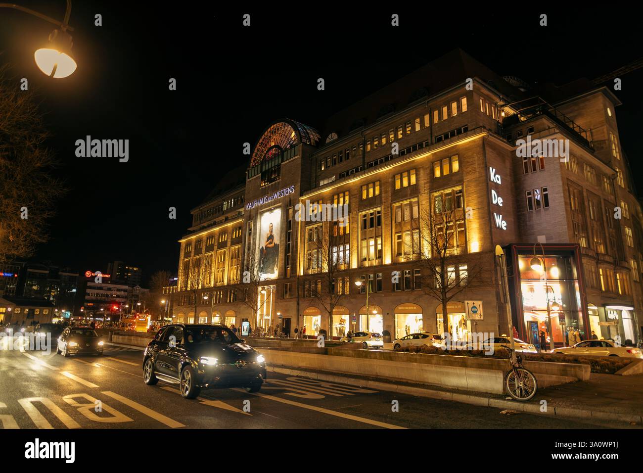 Upscale department store experience hi-res stock photography and images ...